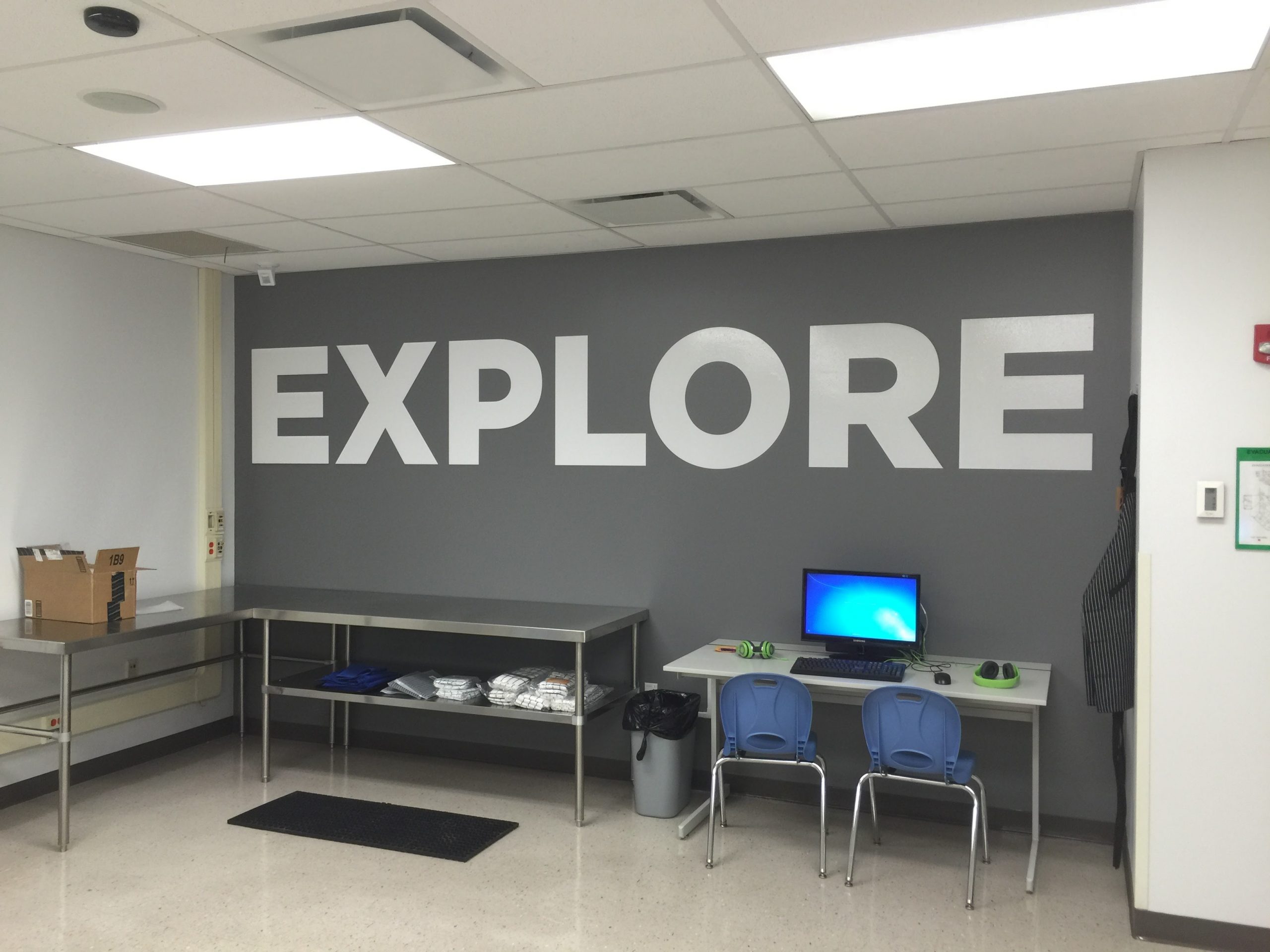 Computer Lab Vinyl Wall Cover – Evolution creative solutions